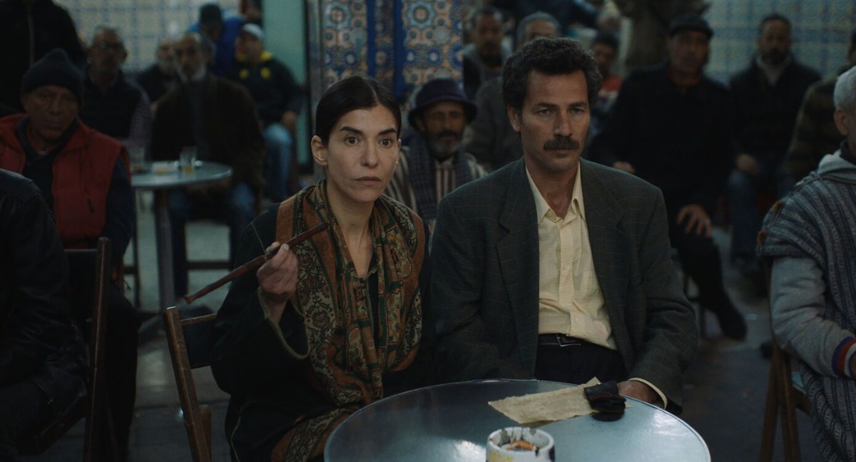 In The Blue Caftan creëert Maryam Touzani empathie voor haar verdrukte ...