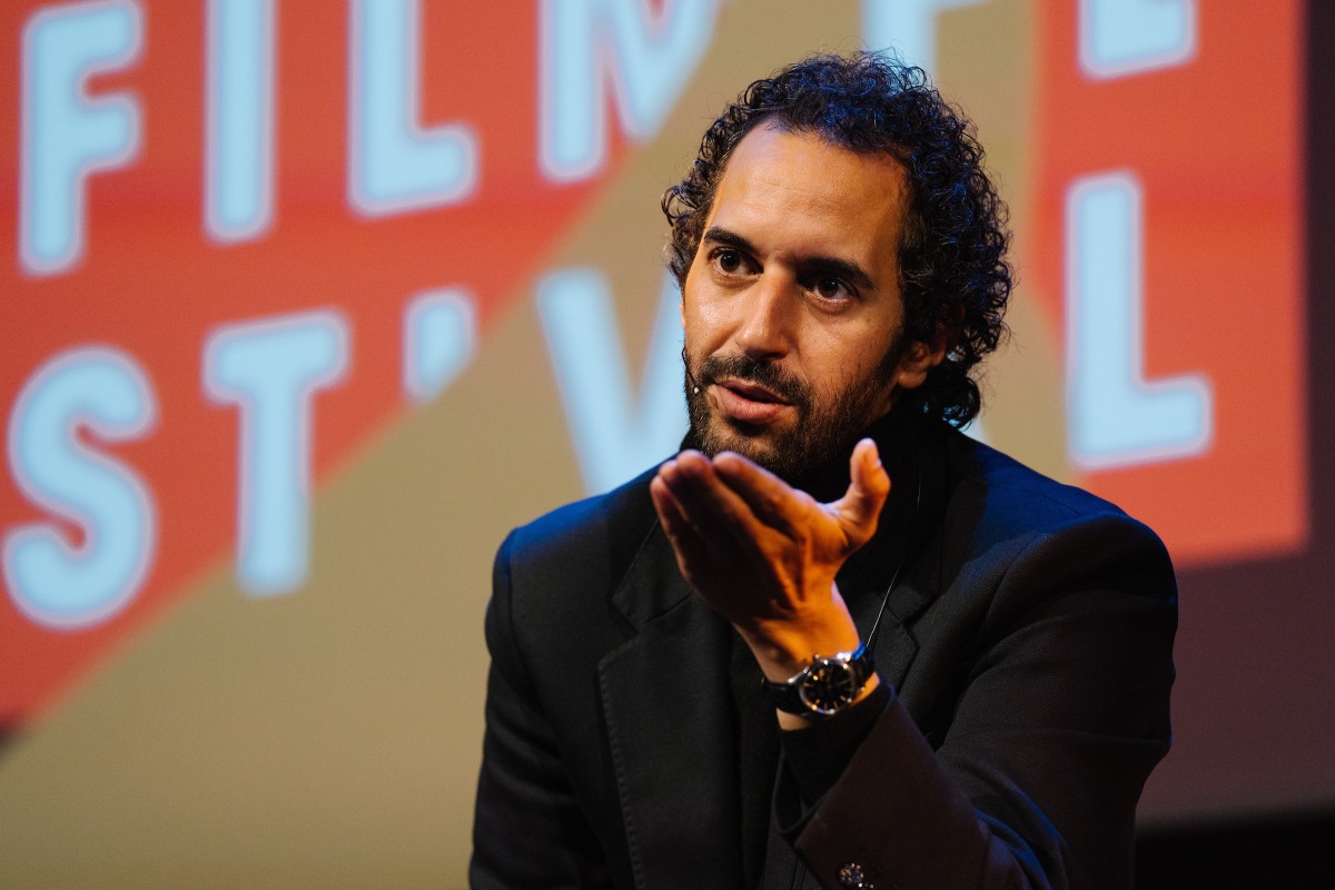 NFF 2022: Achmed Akkabi over zijn jeugd, Het Huis Anubis en Mocro ...